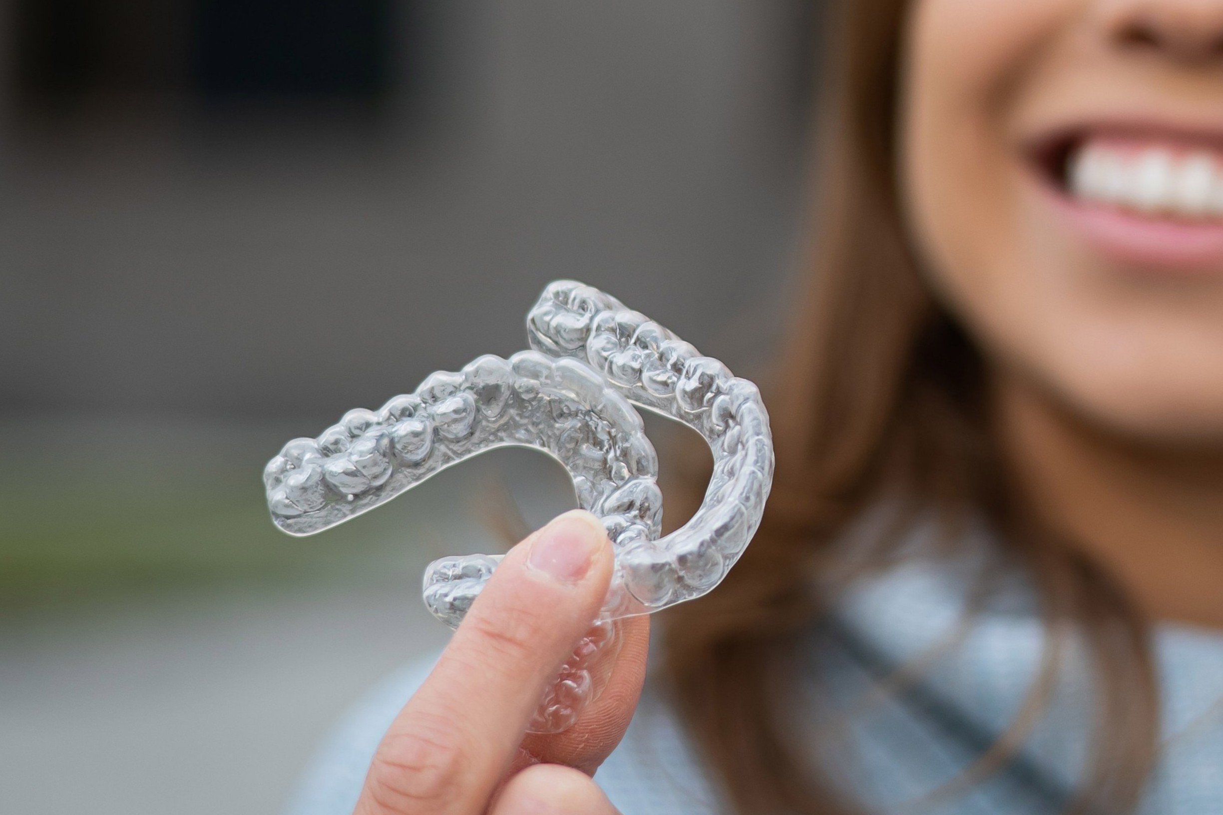 The Ultimate Guide to Wearing and Maintaining a Retainer After Braces ...